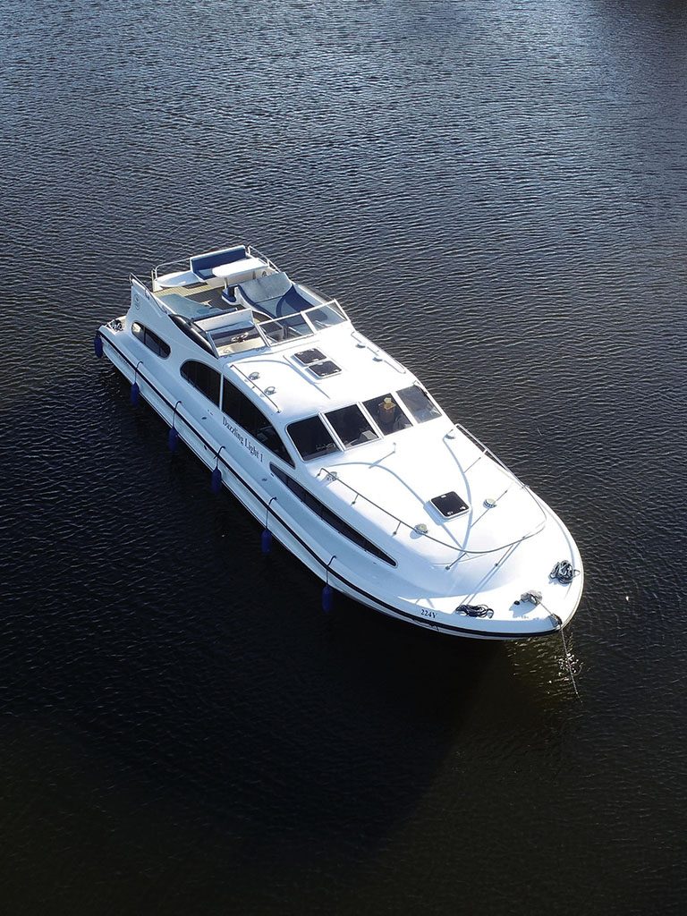 Hire Dazzling Light | Herbert Woods Boat Rental