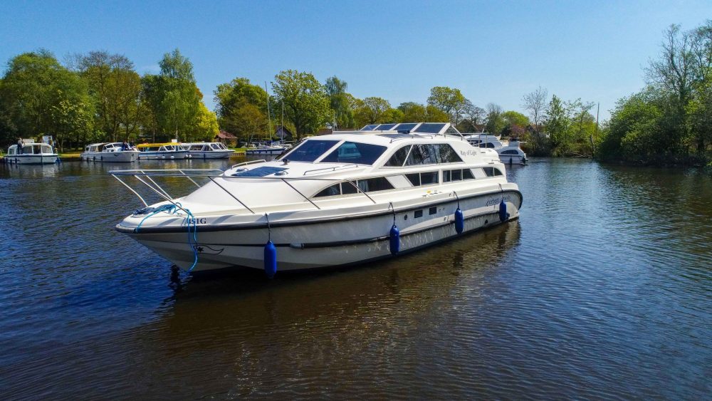 Hire Ray of Light | Herbert Woods Boat Rental