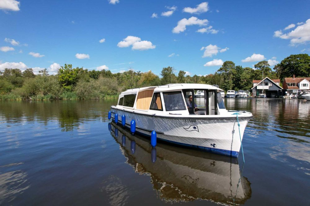 Hire Adventuring Light | Herbert Woods Boat Rental