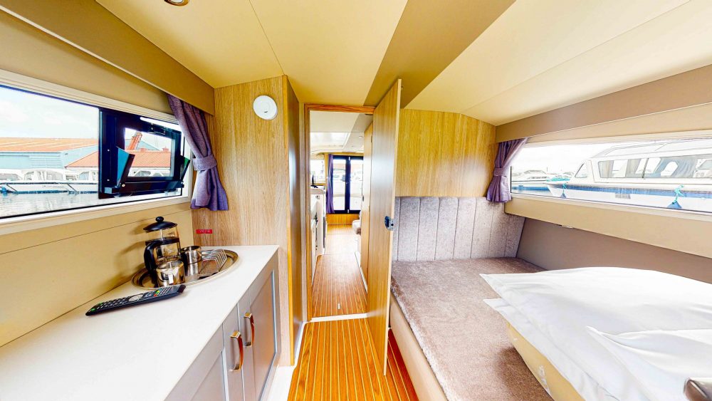 Hire Adventuring Light | Herbert Woods Boat Rental