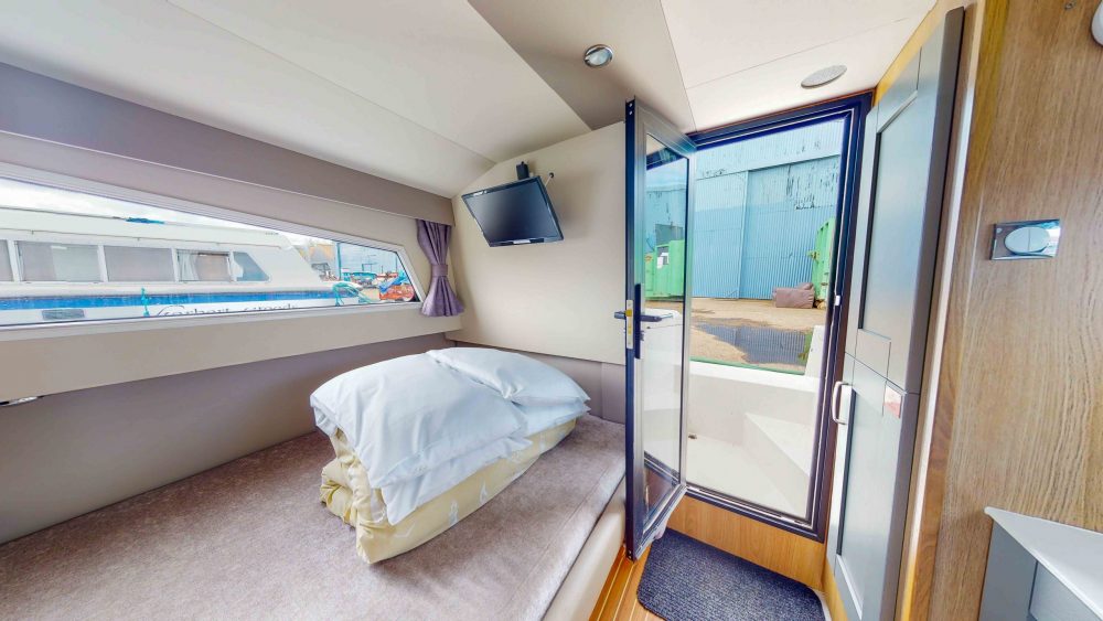 Hire Adventuring Light | Herbert Woods Boat Rental